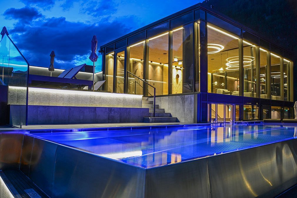 Blue Alps - Infinity Pool - Hotel Stern Längenfeld